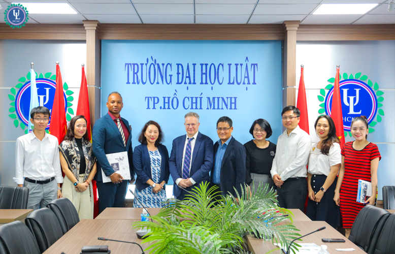 Trường Đại học Luật TP.Hồ Chí Minh làm việc với Trường Luật Irvine, Đại học California (Hoa Kỳ)